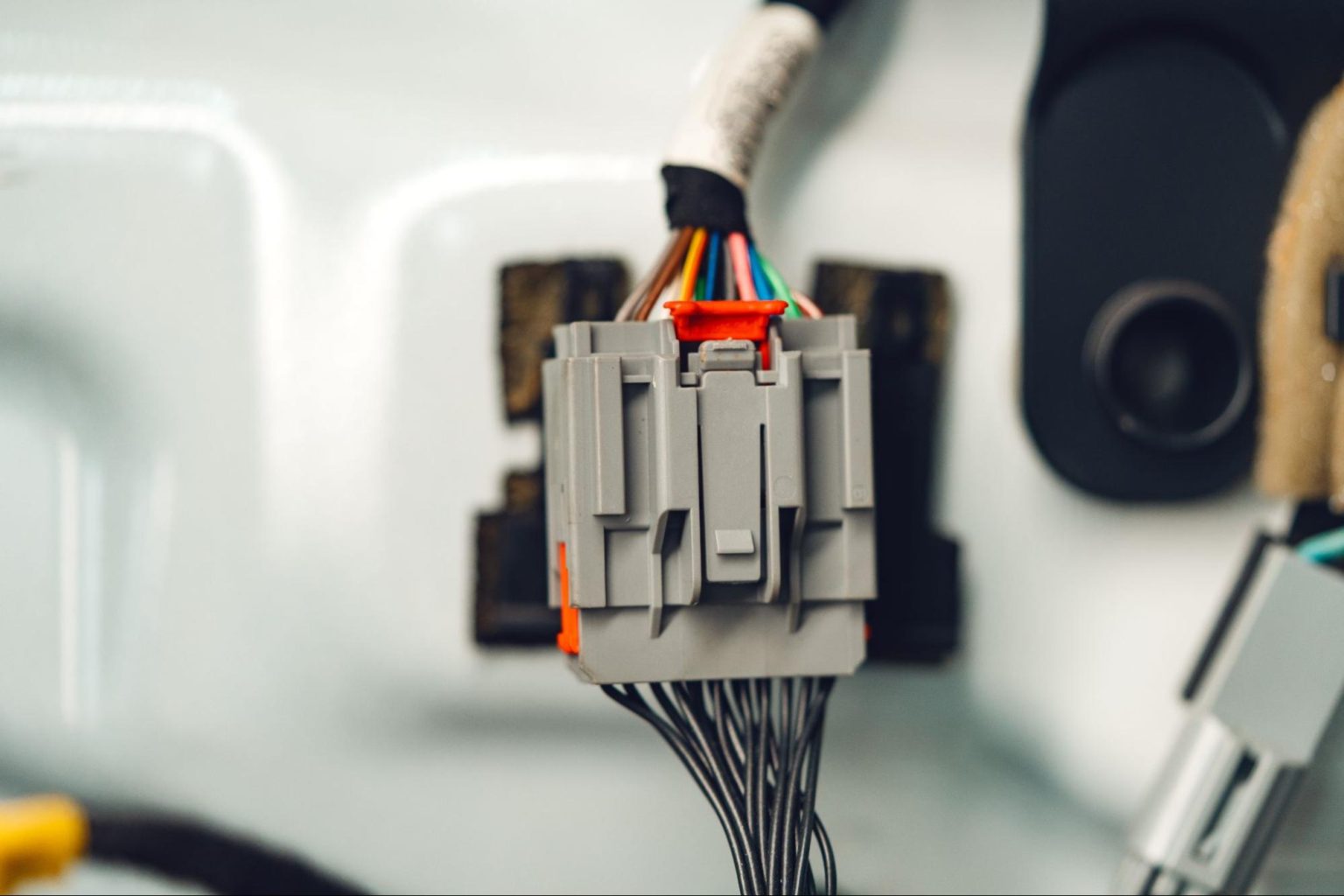 Understanding What is an ECM Fuse - Solo Auto Electronics